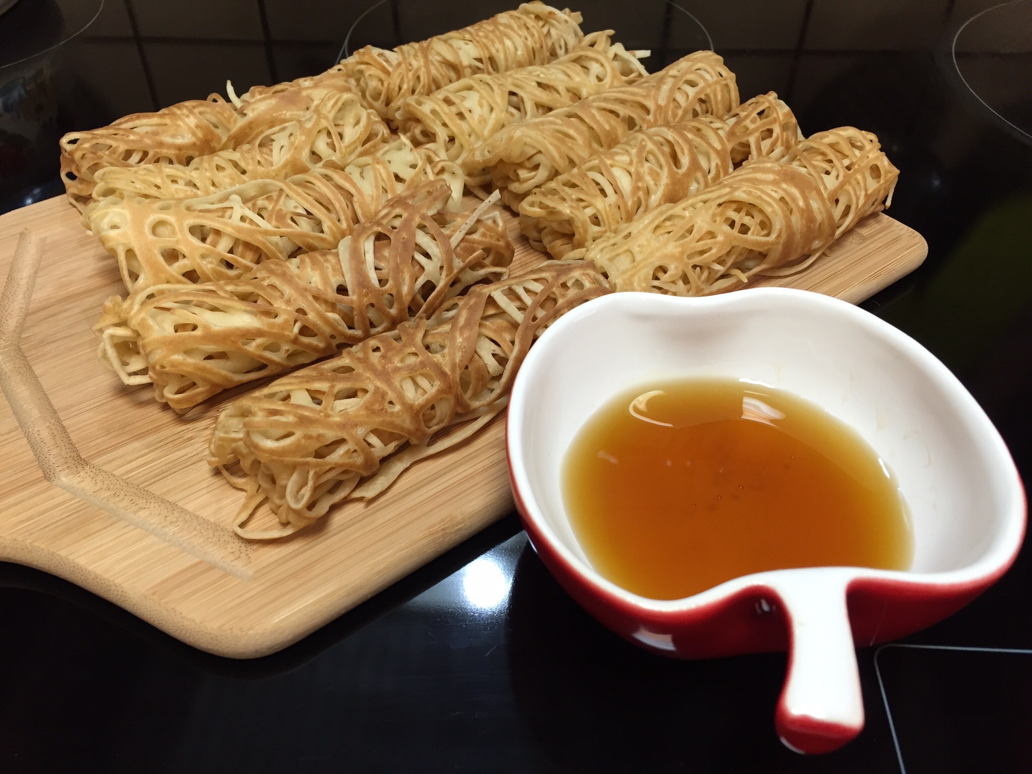 Lace pancakes ⋆ In The Family Pot